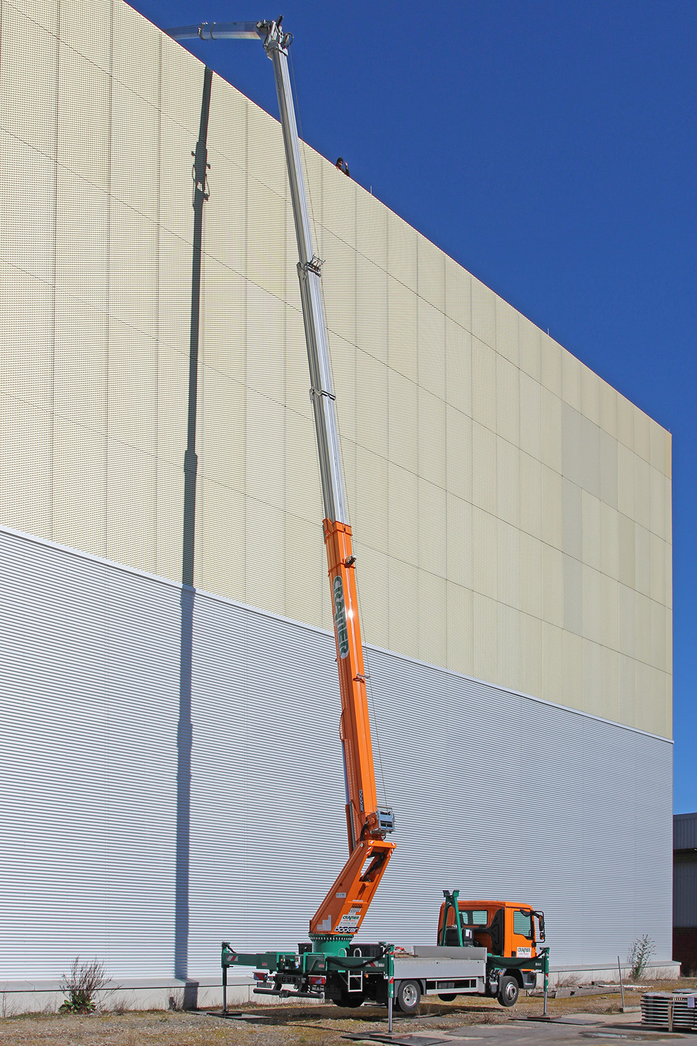 Wir haben Ihnen unseren neuen LKW Kran AK 3740 bereits vorgestellt.